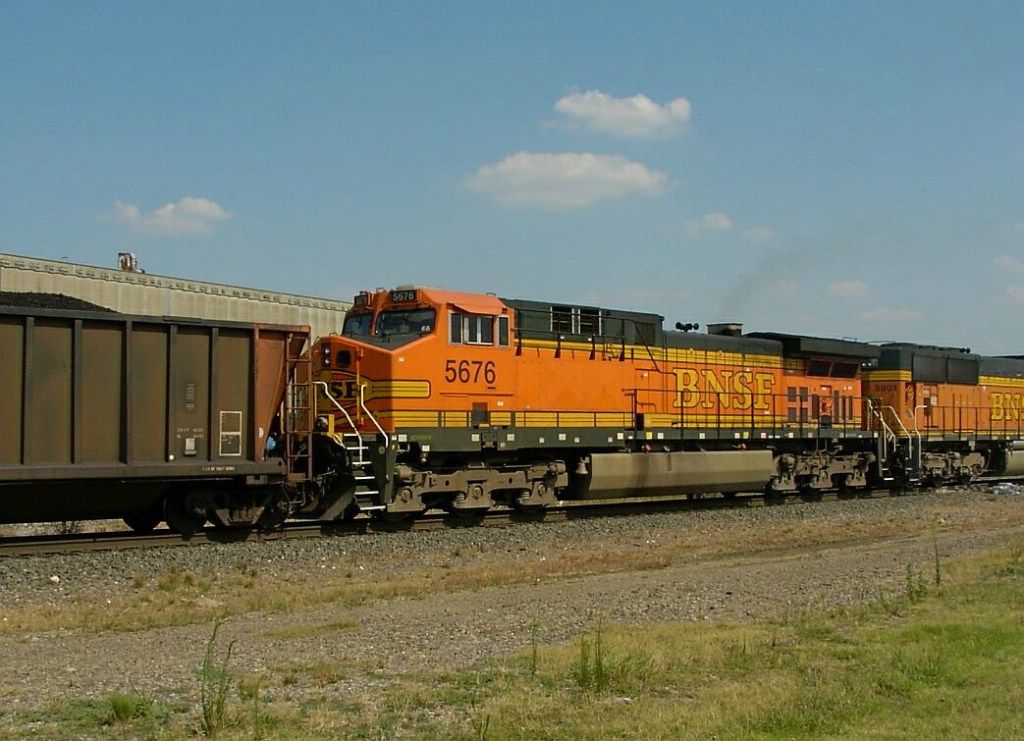 BNSF 5676